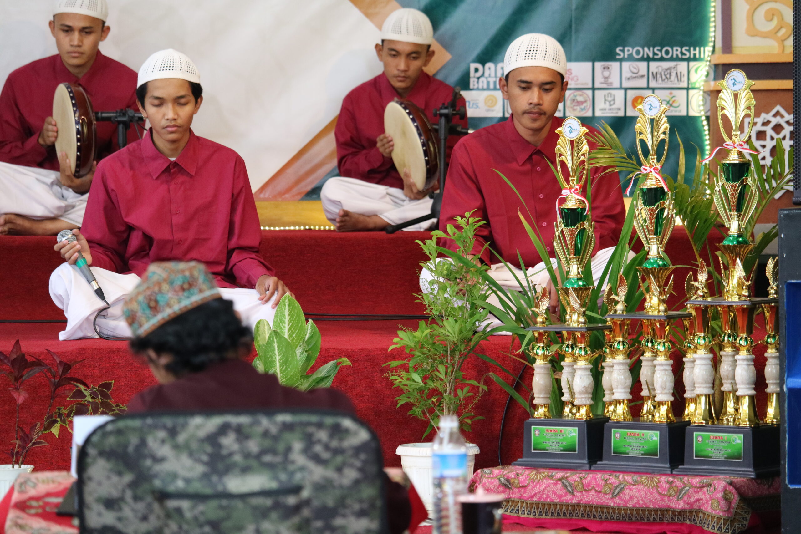 FINAL FESTIVAL AL-BANJARI PONPES ANWARUL HUDA, KH BAIDOWI MUSLICH : SEMUA PESERTA ADALAH ...